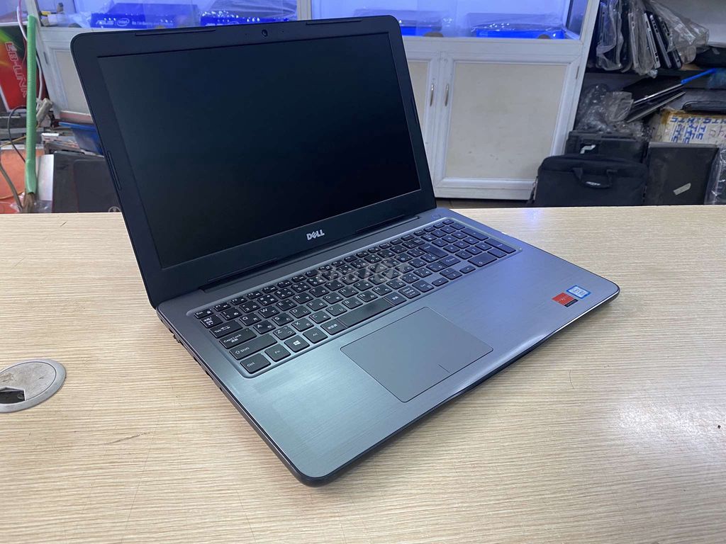 Dell 5767 Siêu To i7 ram8g ssd 256g VGA R7-4G 17.3 - 120787984
