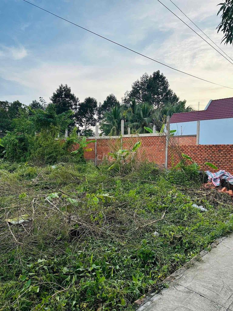 Đât đối diên Quãng Trường Mỹ Tho - 129095801