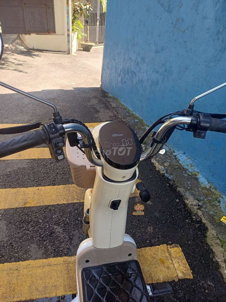 Xe điện Trắng kem 4 bình lớn - 130310743