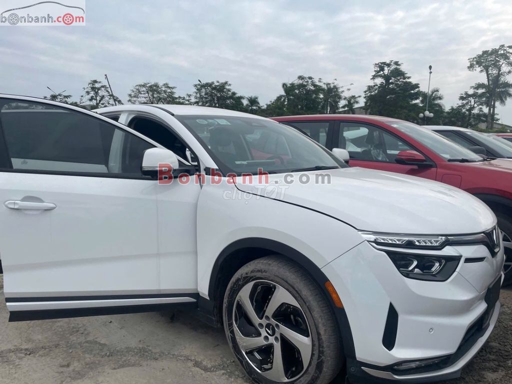 VinFast VF8 Eco AWD 2023 Trắng - 129994826