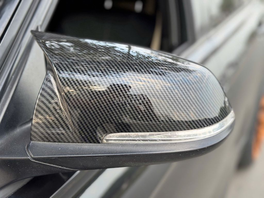 BMW 320i màu Đen - 129889088