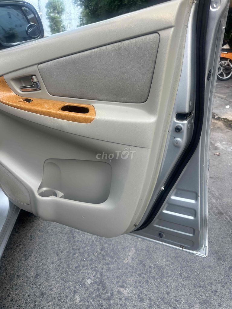 cần bán xe gia đinh innova 2010 xe đẹp rin ko lỏi - 130317159