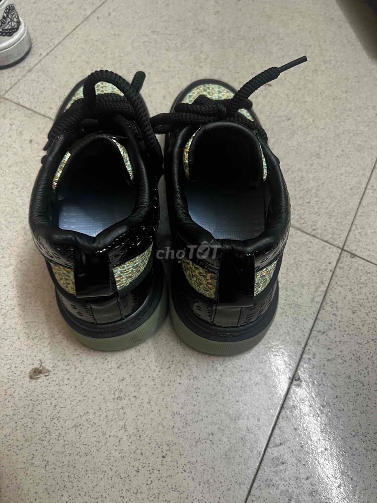 Mới mua mà không vừa chân cần pass ạ - 130375650