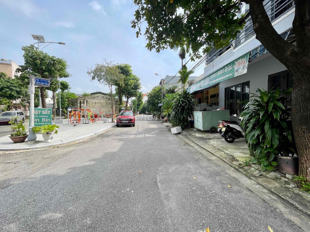 Nhà mặt tiền rộng 7m,diện tích 86,9 m2,5 phòng ngủ,Hoàng Ngọc Phách - 128997320