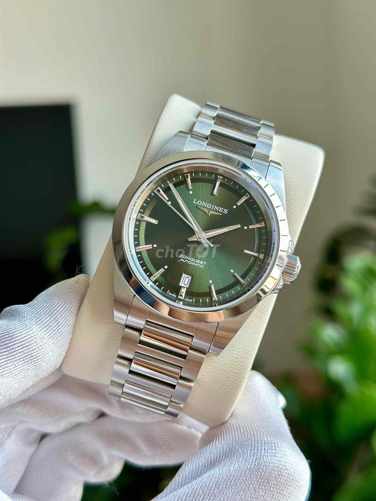 Longines Conquest L38304026 với mặt số xanh sunray - 126947754