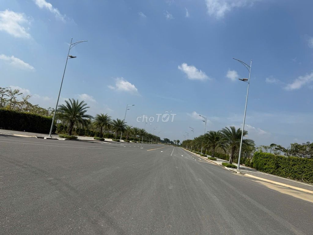 Chị chủ cần bán nền 90m2 (5x18m) Ở Bến Lức, Long An, Thương Thượng nhẹ ...