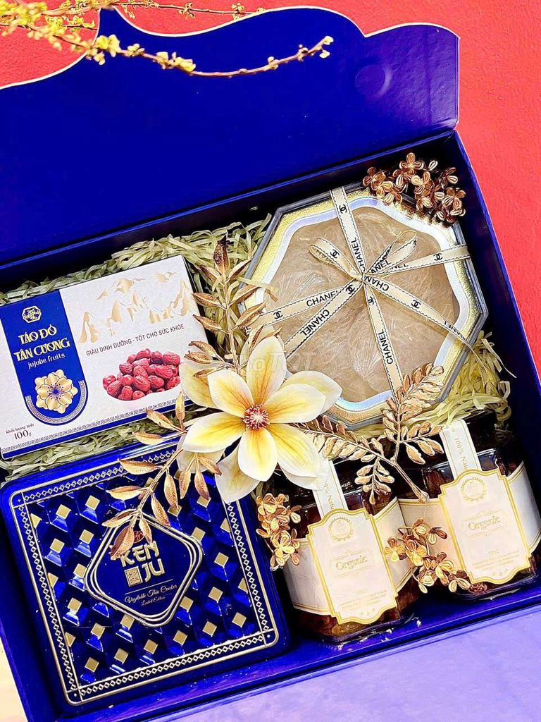 Hộp quà tặng Yến sào Táo đỏ Tết - 129884988