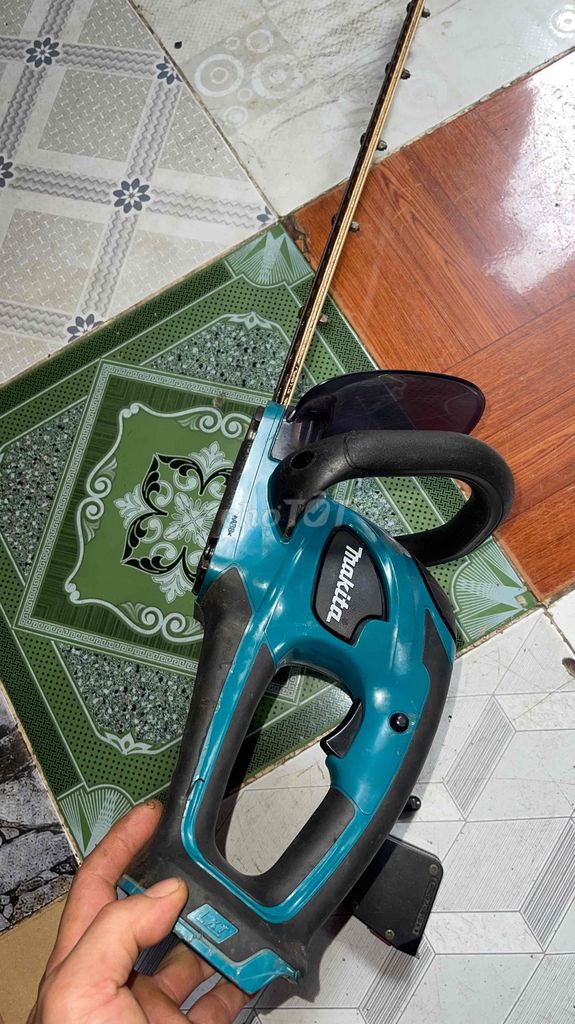 Máy cắt tỉa hàng rào Makita Pin 18V - 129541742