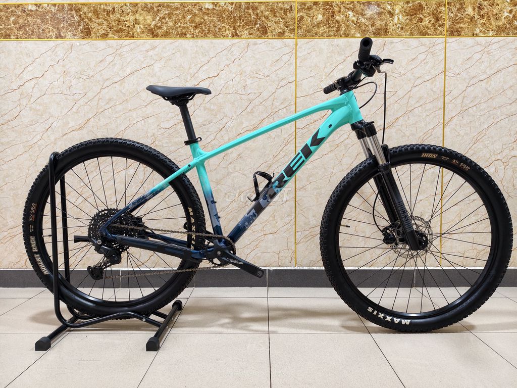 Xe Đạp MTB Trek Marlin 6 Gen 3 2024-2025 size L - 130106452