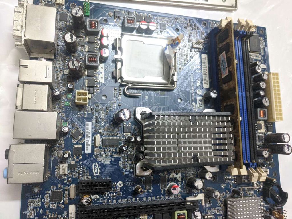 Main Intel DG45ID lên nguồn lên hình - 102835313