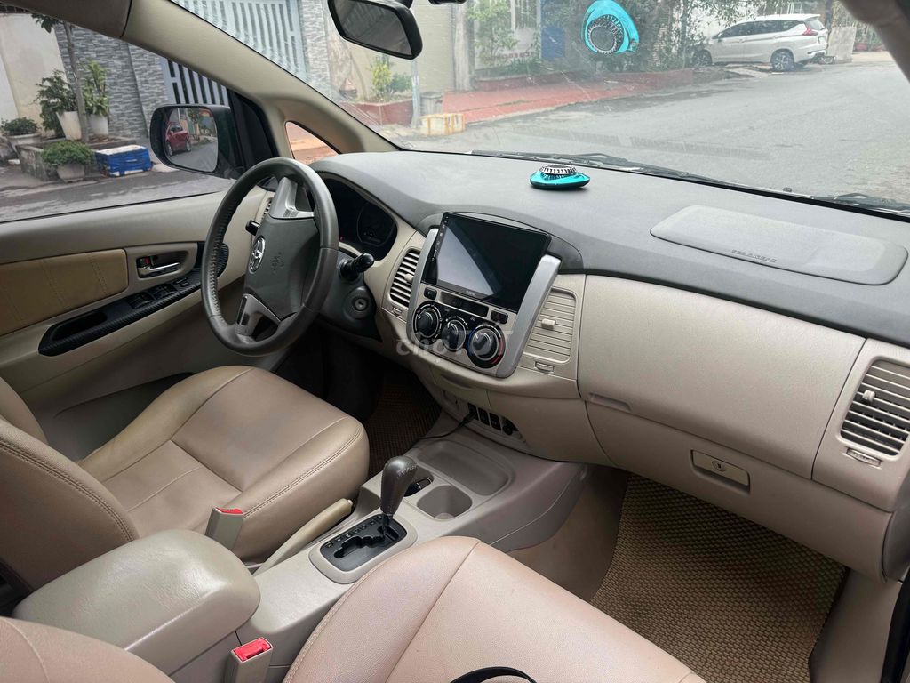 Toyota Innova 2013 Tự động Bạc - 129907592
