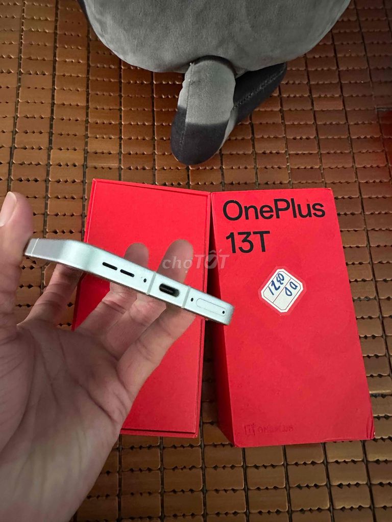 OnePlus 13T ram 12/256 fullboxx đẹp 99 cần bán - 130093024