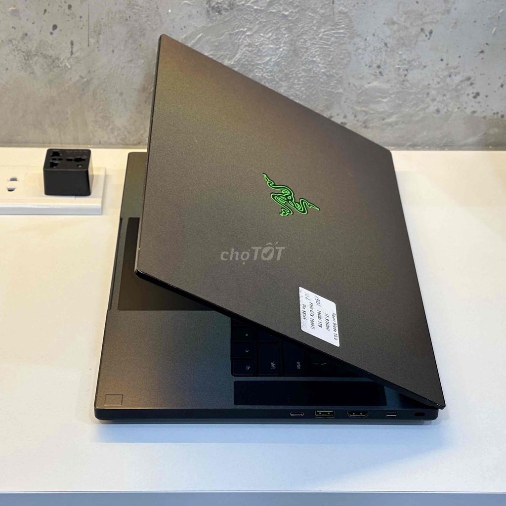 Razer Blade i7, 16GB, 1TB SSD, Card NVIDIA - 130370770