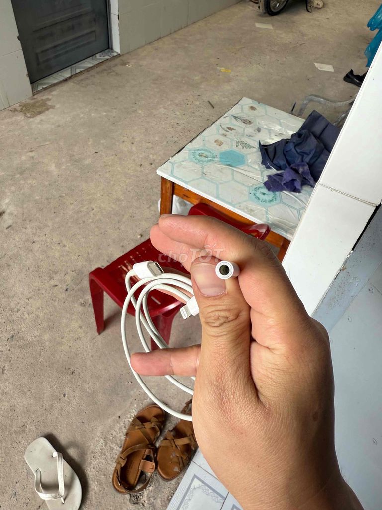 Cáp chuyển đổi Apple Lightning sang 3.5mm+dây sạc - 130086169