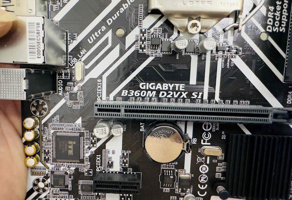 Main Gigabyte B360M D2V, i3 8100,Ram Fury 16G/2666 - 125714976