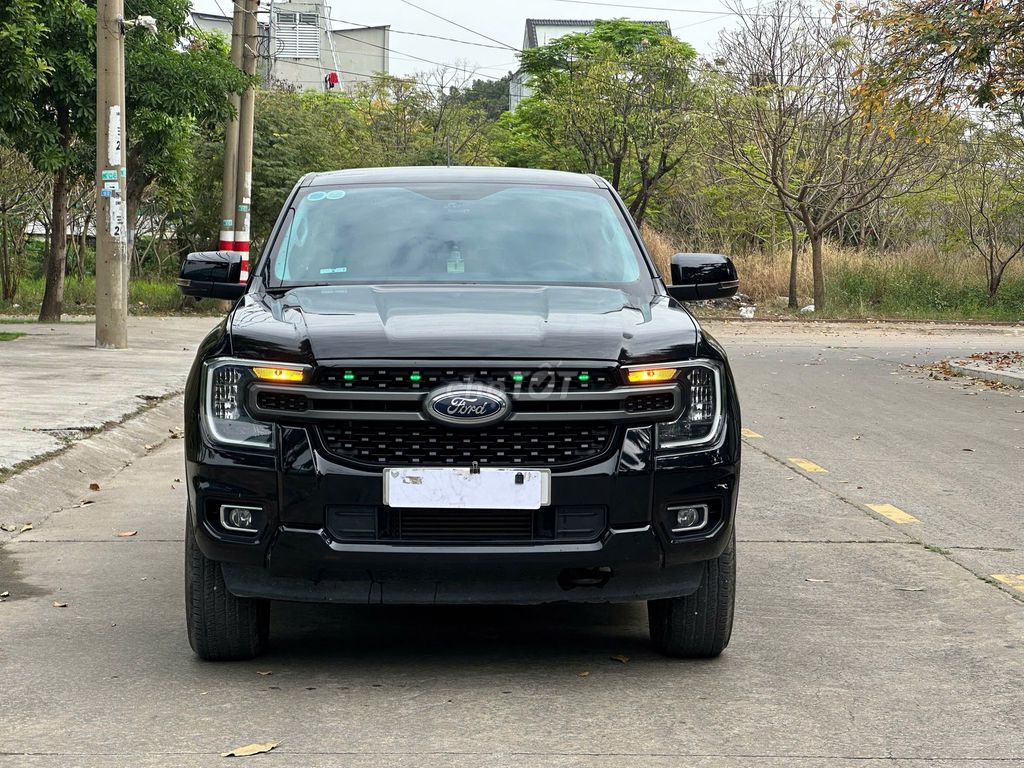 Ford Ranger XLS 2024 2.0 4x2 AT 18.000 km Đen - 129891456