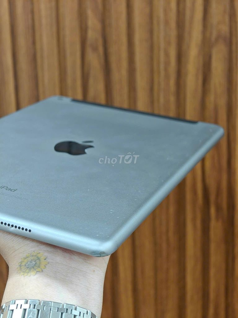 Apple iPad Gen6 2018 32GB Wifi 4G Thanh Lý - 124798649