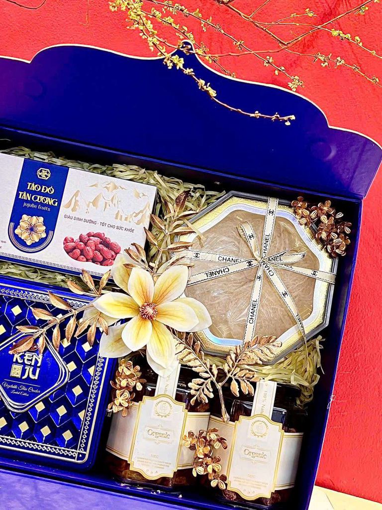 Hộp quà tặng Yến sào Táo đỏ Tết - 129884988