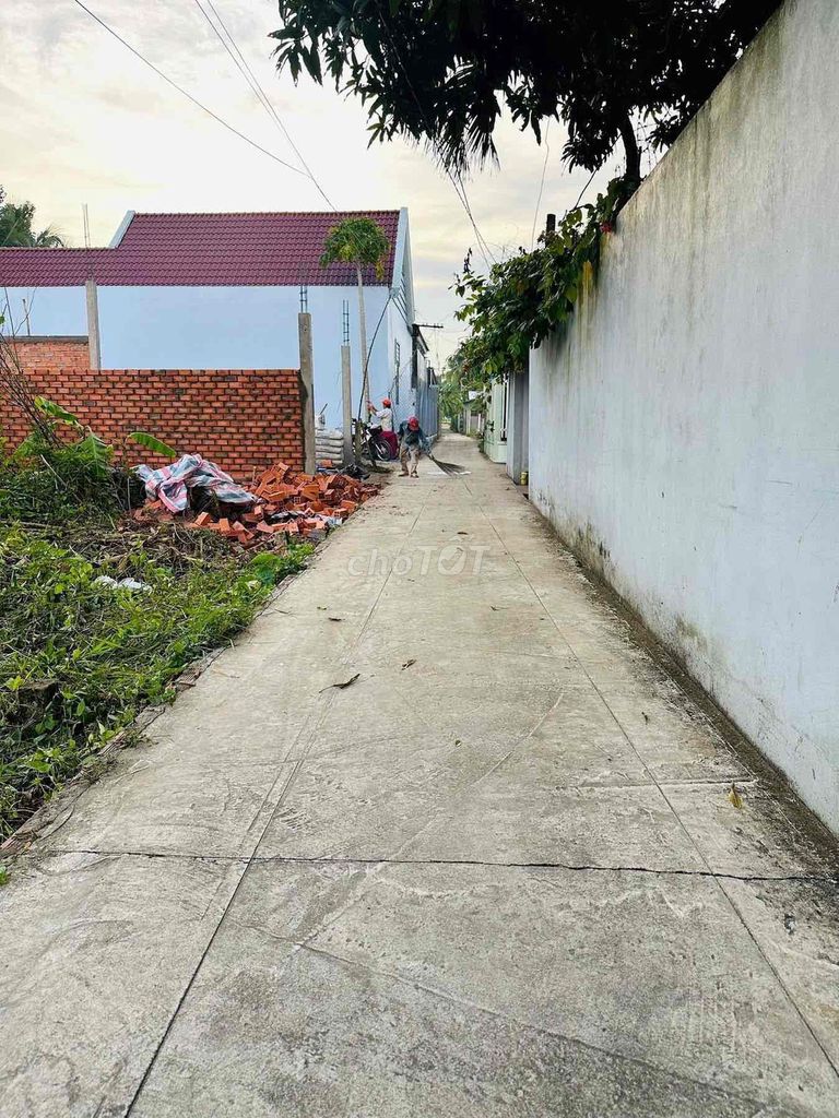 Đât đối diên Quãng Trường Mỹ Tho - 129095801