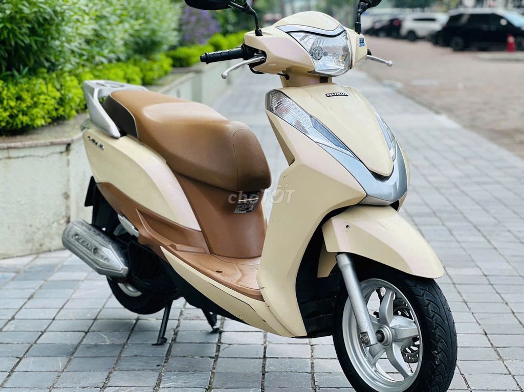HONDA LEAD 125 FI BE MÁY ZIN XE GIÁO VIÊN ĐI - 119681924