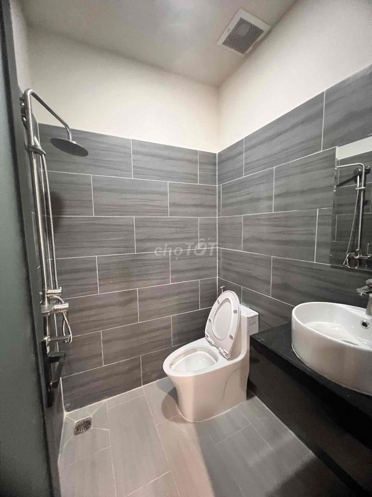 Siêu phẩm studio 30m2 tại D2 ngay ĐH GTVT gần ngã tư Hàng Xanh - 128769323