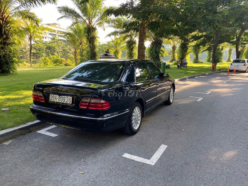 Mercedes Benz E Class 2001 - 99999 km - 128344114