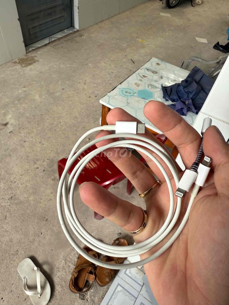 Cáp chuyển đổi Apple Lightning sang 3.5mm+dây sạc - 130086169