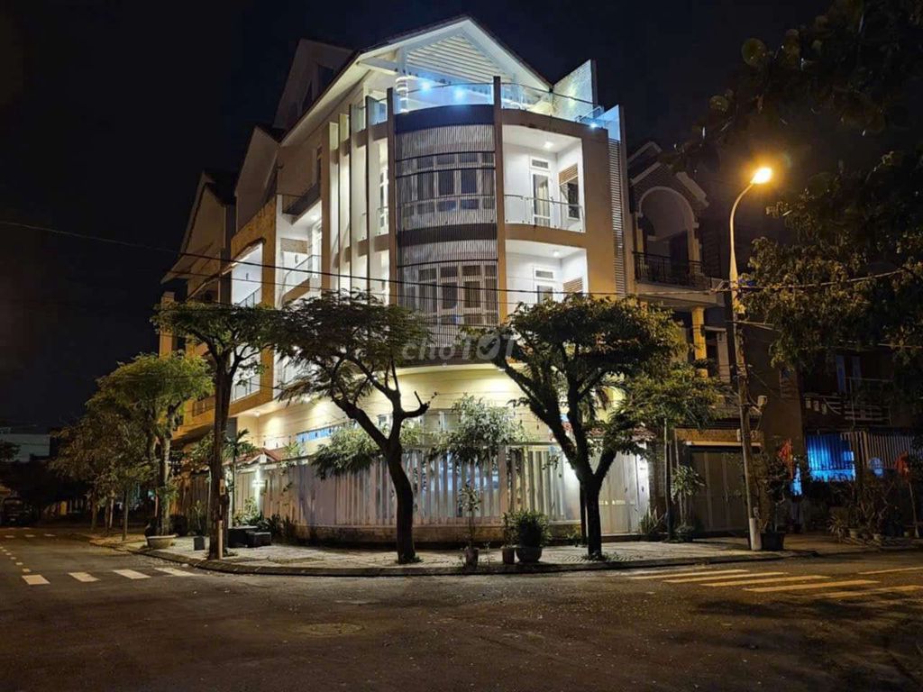 TOÀ NHÀ 6 PHÒNG ĐẸP WC KÍN LÔ GÓC 2 MẶT TIỀN GẦN NGUYỄN XIỂN - 129863468